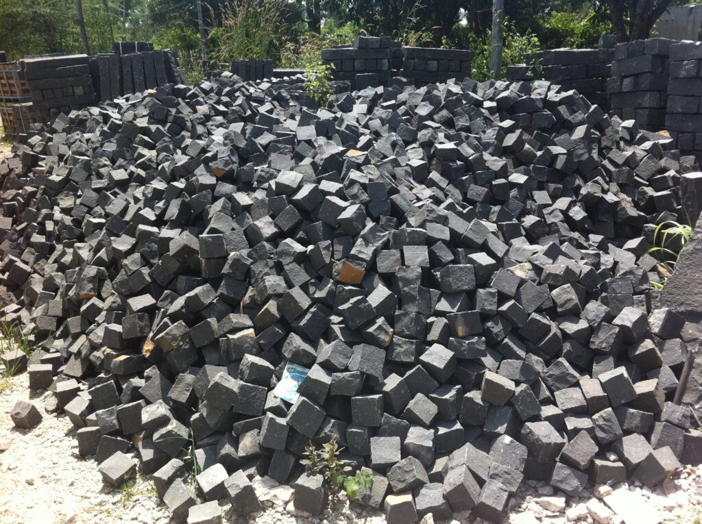 Basalt - Cobbles - NATURAL STONE SUPPLIER